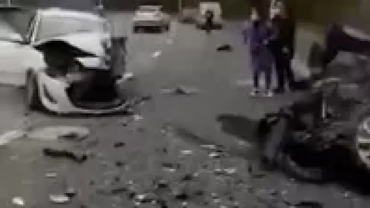 重庆发生惨烈车祸,两车相撞车型严重损害,人员重伤!