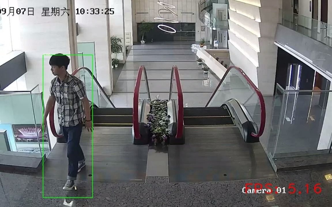 自动扶梯乘客摔倒识别模块运行demo