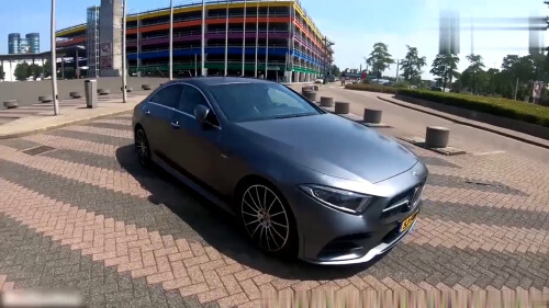 打开2018款奔驰AMG CLS的无框车门,启动夜视系统后瞬间惊艳了!