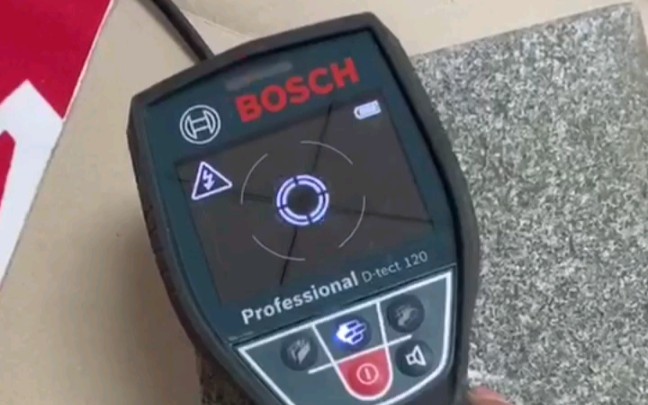 博世d tect120墙体探测仪演示,探测电线