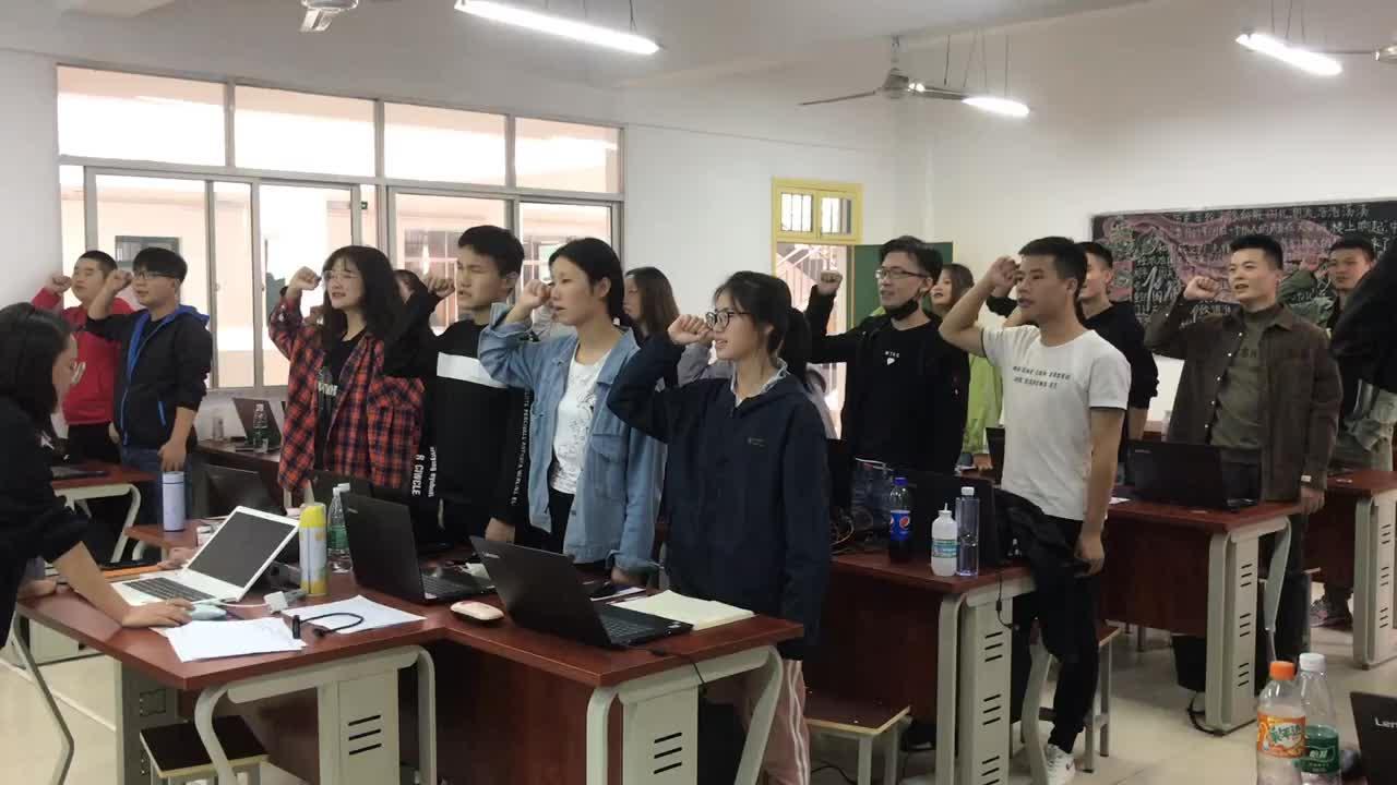 “7S管理”进校园-班主任进班宣讲,同学们宣誓✊
