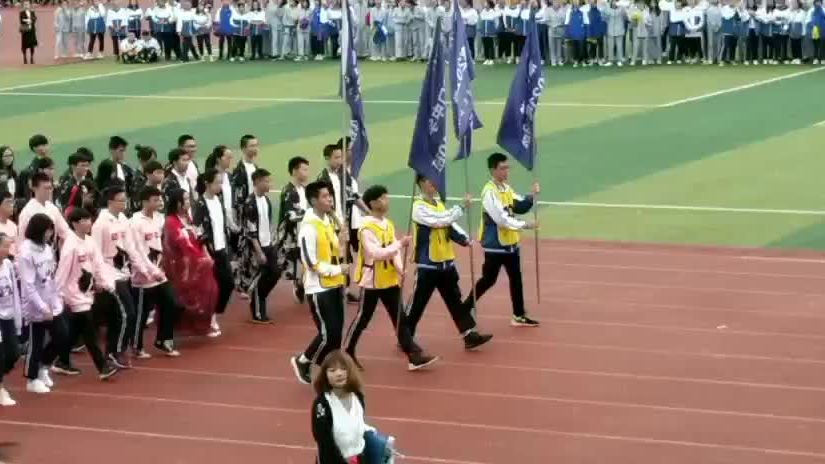 孩子们一年一次的运动会开幕式正式启动