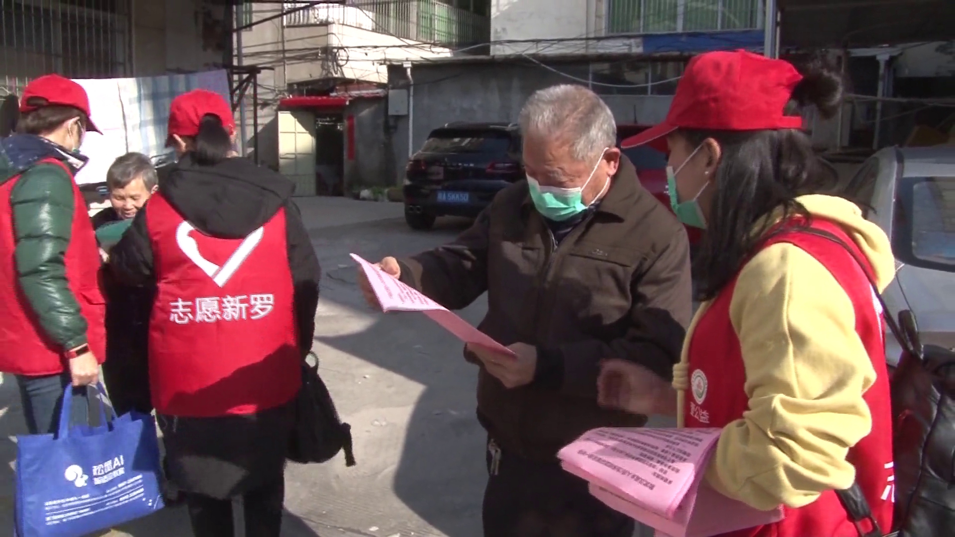 志愿者:助力社区疫情防控 文明实践在行动