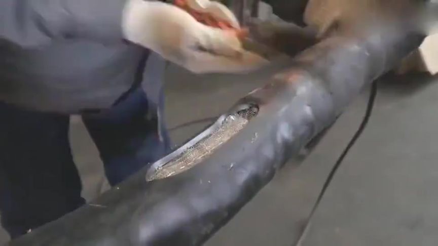 比手臂还粗的电缆破损,看牛人是如何修补的,服了