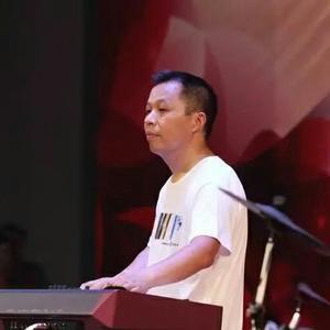 向建明 