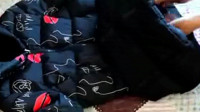 还不会叠羽绒服?教你3种方法巧收纳,叠的整齐不易散