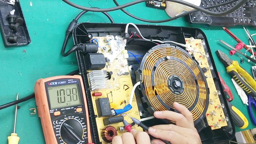 小家电维修、九阳电磁炉显示e0故障维修经过