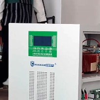 三相稳压器 