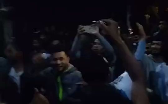 【世界杯】阿根廷晋级决赛,孟加拉国球迷赛后疯狂庆祝!