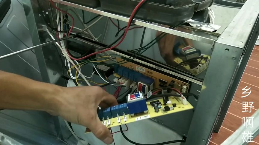 消毒柜待机状态,灯闪不工作,那里出问题呢?师傅手把手教你们。