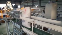 彩印编织袋全自动上袋机包装机 内覆膜编织袋全自动套袋机打包机 内...