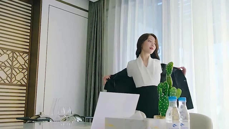 没想到现在服务员的要求这么高,真是让人意想不到,结局太逗了!