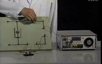 142电容器对交流电的作用--(高中物理实验教学大全)_标清