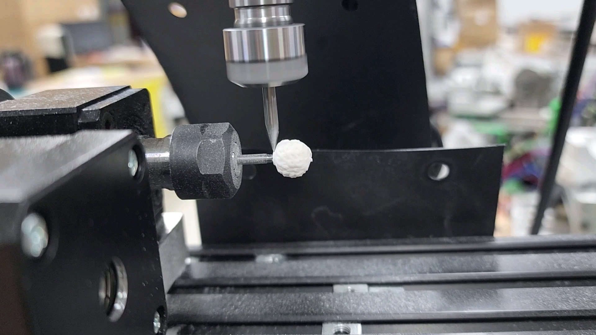 未成年四轴雕刻机的圆雕打样