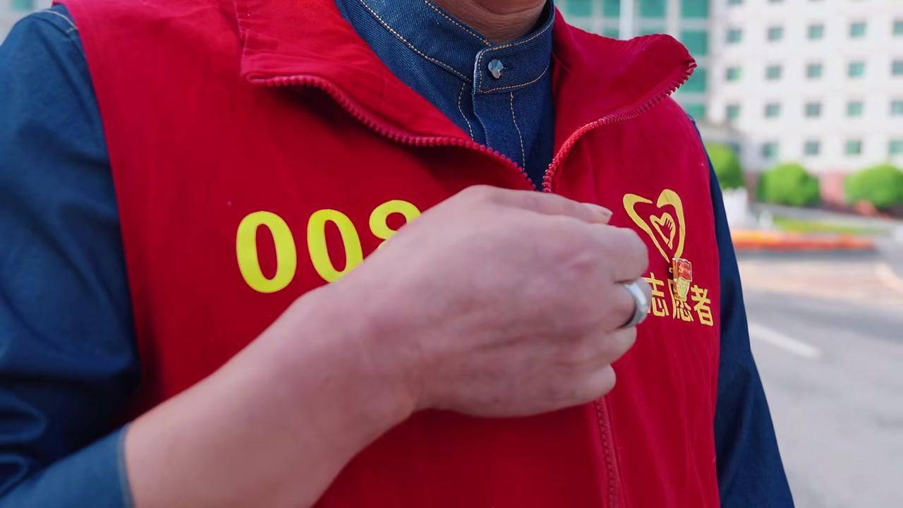 【心愿盲盒微光力量】志愿服务"心愿盲盒"活动以"盲盒"为载体,将志愿...