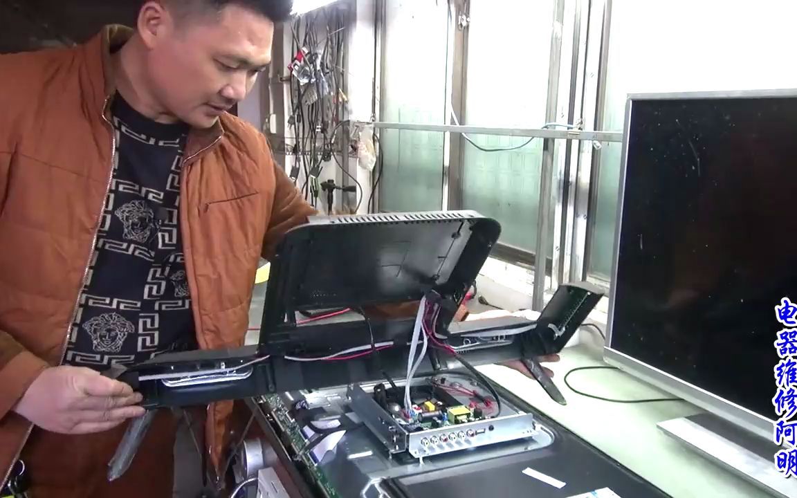 液晶电视指示灯闪烁不能正常开机,是电源部分的这个管有问题了