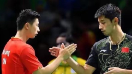 张继科VS马龙,双方互爆粗口,张继科摔拍!全场球迷疯狂呼叫