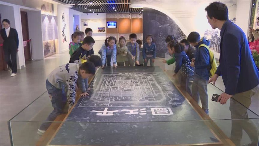 孩子们走进档案馆:原来苏州城市记忆都珍藏在这里