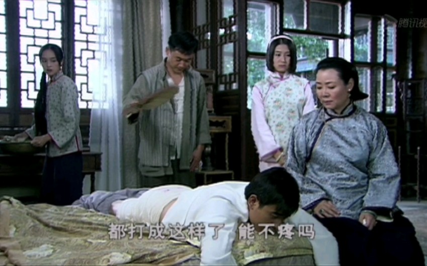 少爷闯祸被父亲用家法暴打