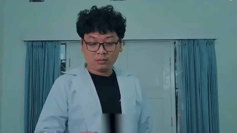 男人拥有万能鼠标,能放大缩小任何东西,最后把自己变没了!