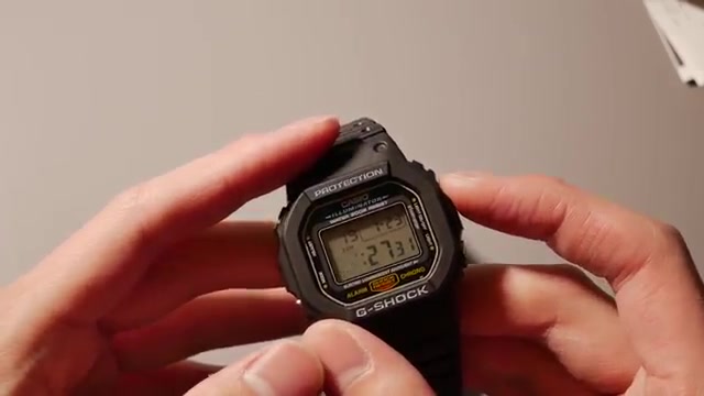 开箱卡西欧DW-5600E-1V小方块,头文字D同款