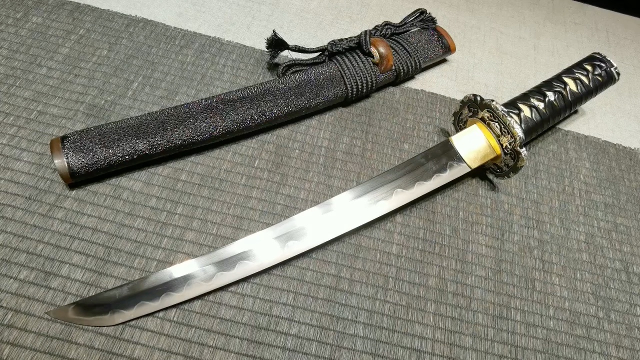 1095钢水波纹覆土烧刃研磨真横手全包珍珠鱼皮武士肋差