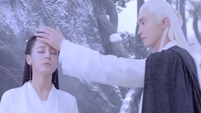 三生三世枕上书:帝君哄骗凤九二人已成亲!吃醋撒娇还要摸头杀?