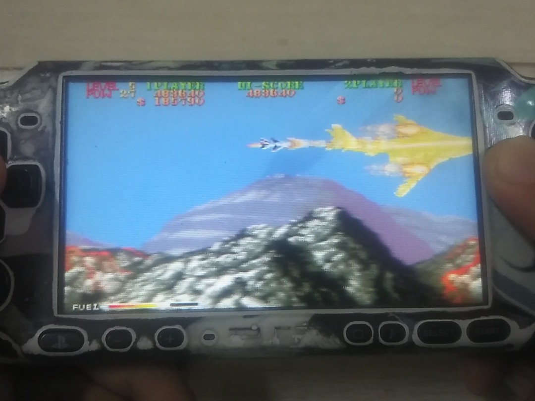 ...用玩了11年之久且破旧的PSP3000畅玩街机CPS1模拟器游戏:雌虎...