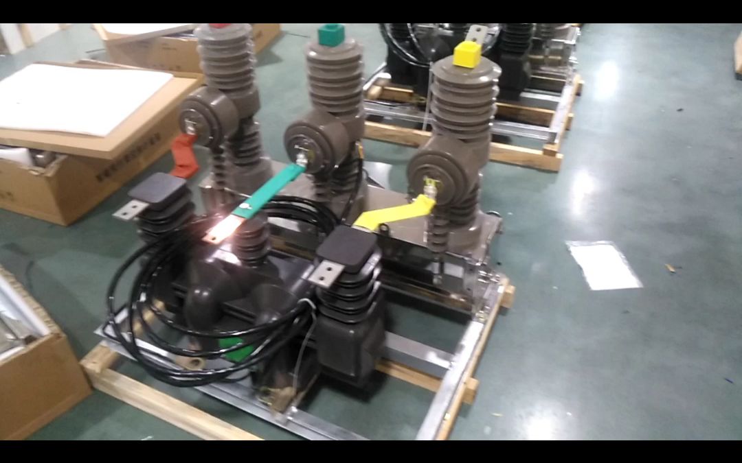 ZW32预付费计量一体式真空开关ZW32Y-12F/630A柱上智能真空断路器