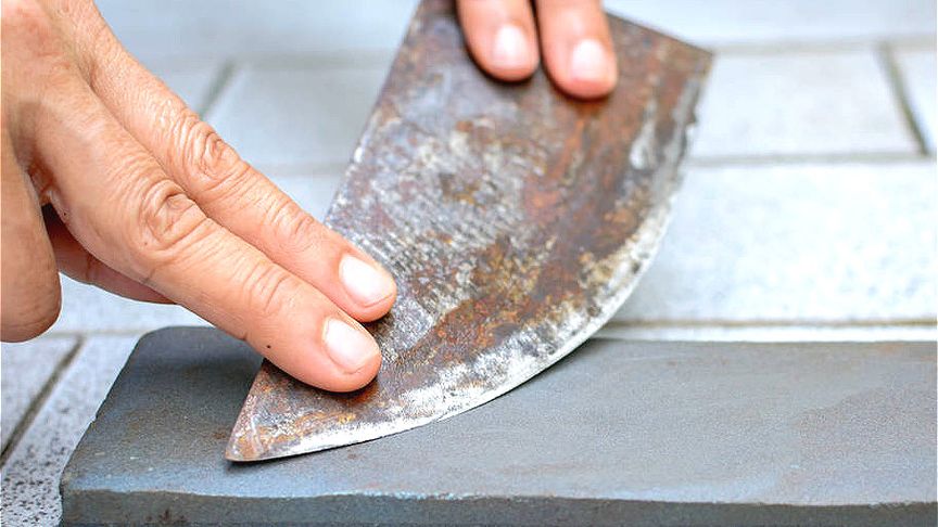 不要乱磨菜刀了,教你正确磨刀方法,很多人不懂