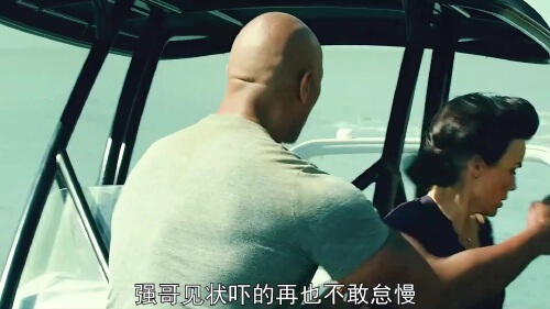 大海啸袭来吓的所有人都去冲浪!电影:末日崩塌