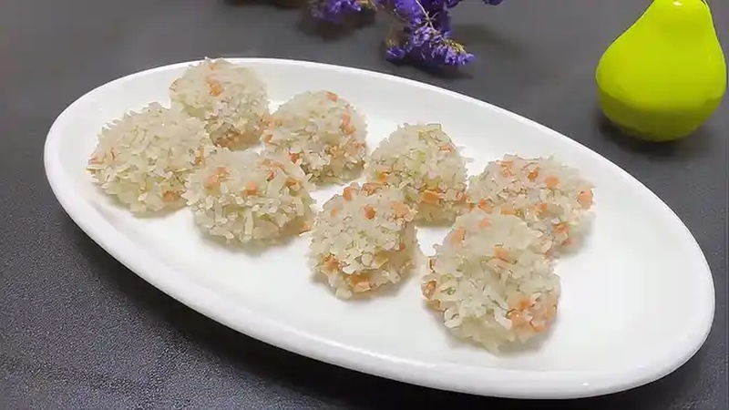 大厨教您珍珠肉丸的做法,肉丸鲜嫩脆爽,糯米软糯咸香,一学就会