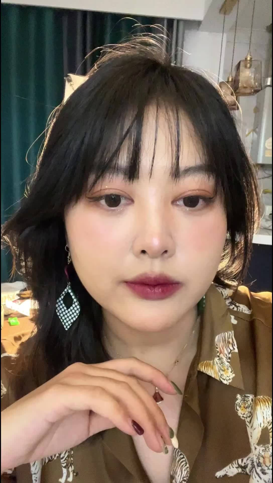 绝绝子眼影口红新涂法氛围感妆容