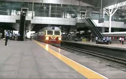 K553次列车进天津站五站台