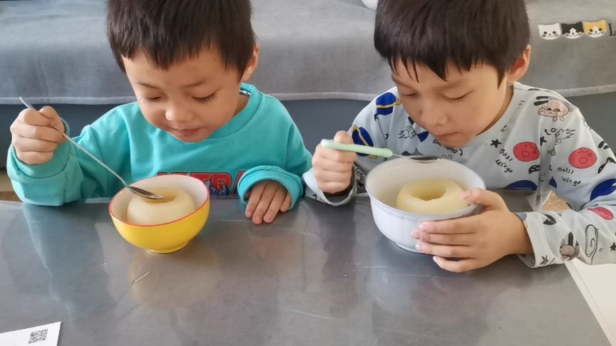 供暖了,空气太干燥,给孩子蒸点梨吃,润肺止咳!