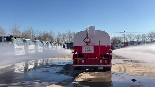 洒水车变身绿化神器!这些隐藏功能让你大开眼界