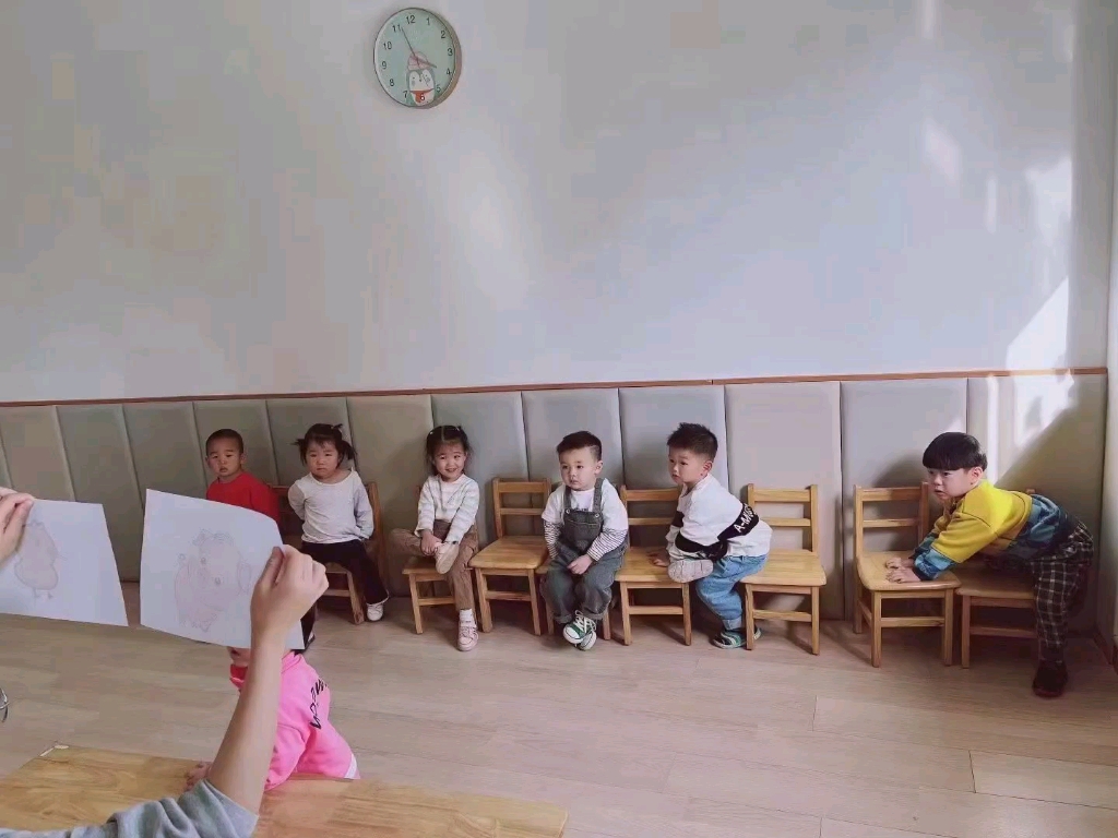 通识课-图片记忆1.知道根据外形、动作、颜色等特征记忆图片中的事物...