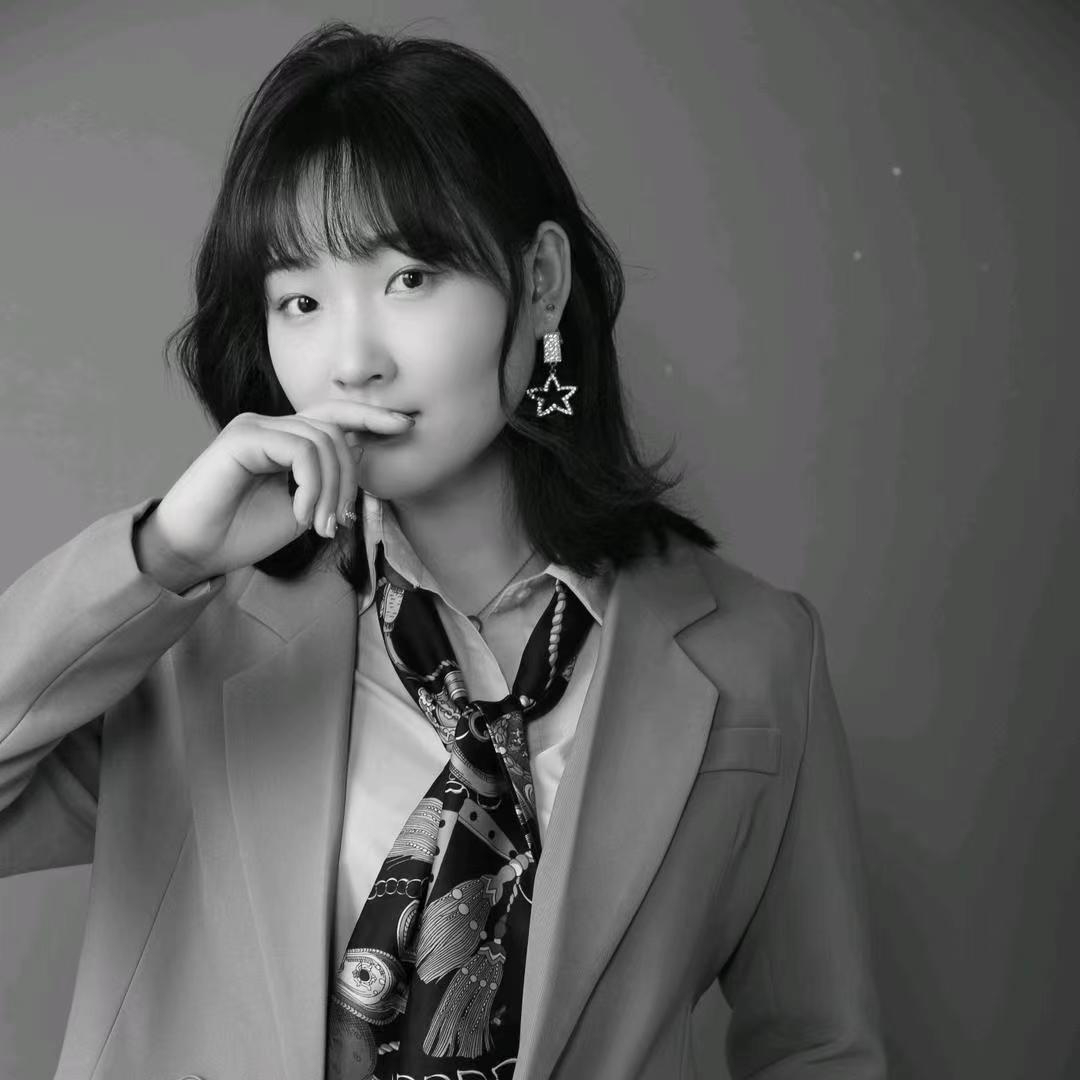 设计师婷婷 