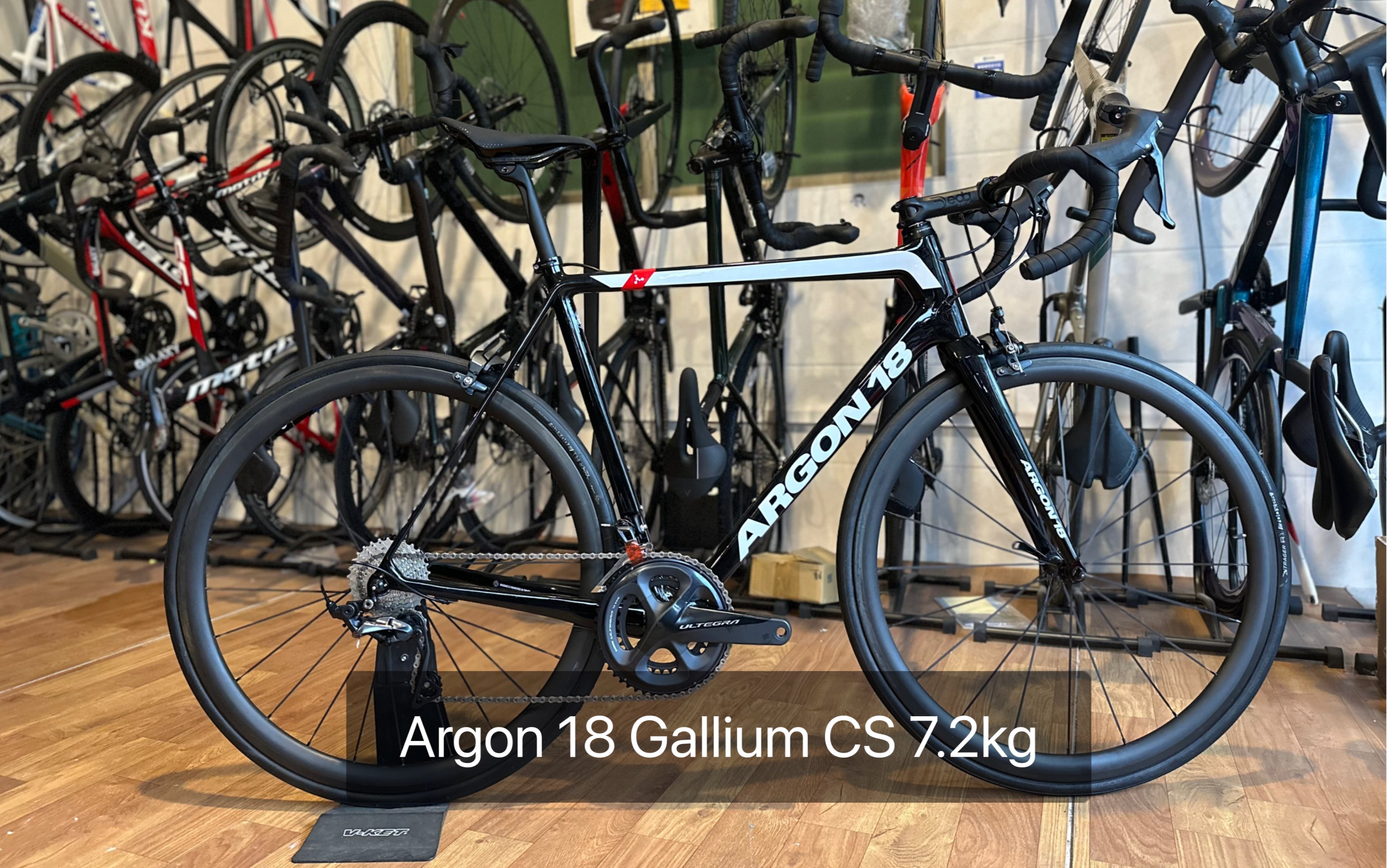 ...Cs全能型综合碳架 超经典款式 台湾正品库存特价 三个颜色 码数不全