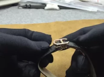 218 卡地亚手表皮带折叠扣使用和佩戴方法