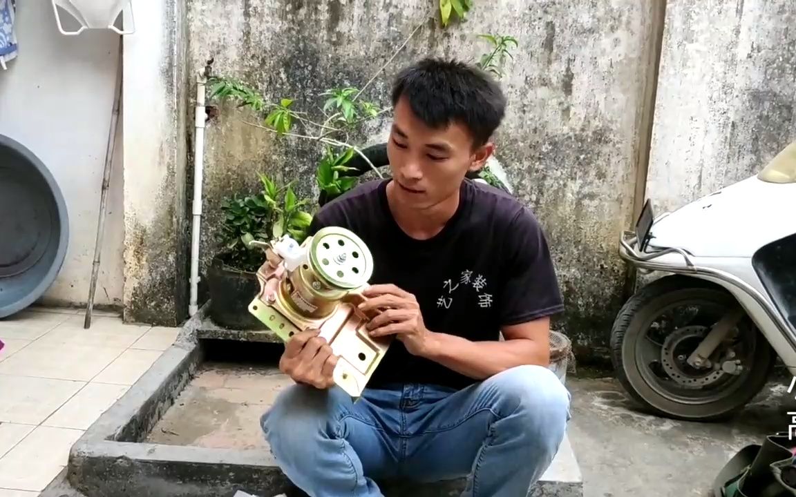 洗衣机在洗衣服和甩干时是怎么切换的,看看这个离合器的工作过程