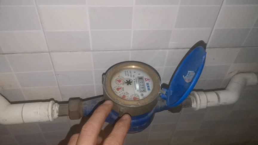 如何让你家里的水表跑慢一点,教大家一招,非常实用的方法