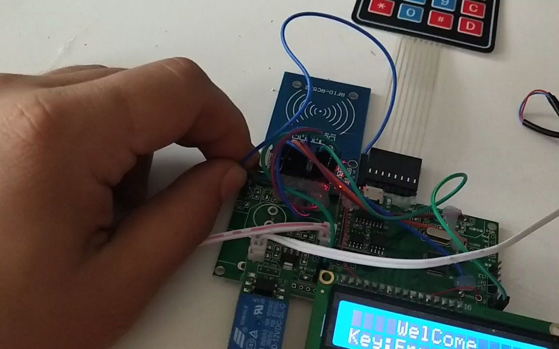 Stm32小区宿舍保险柜电子密码键盘RFID刷卡门禁门锁系统语音设计