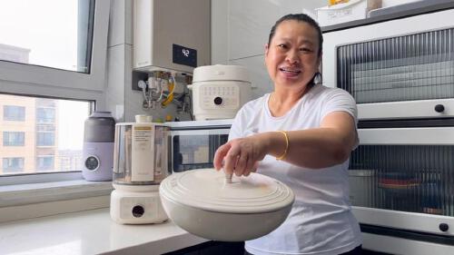 干净的厨房养眼的厨具,在这样的厨房做饭也是一种享受