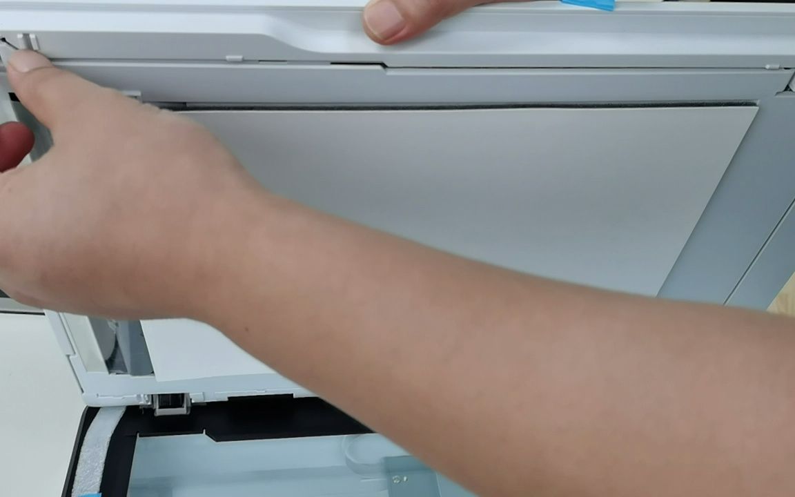 爱普生DS-1610打开进纸仓清洁01