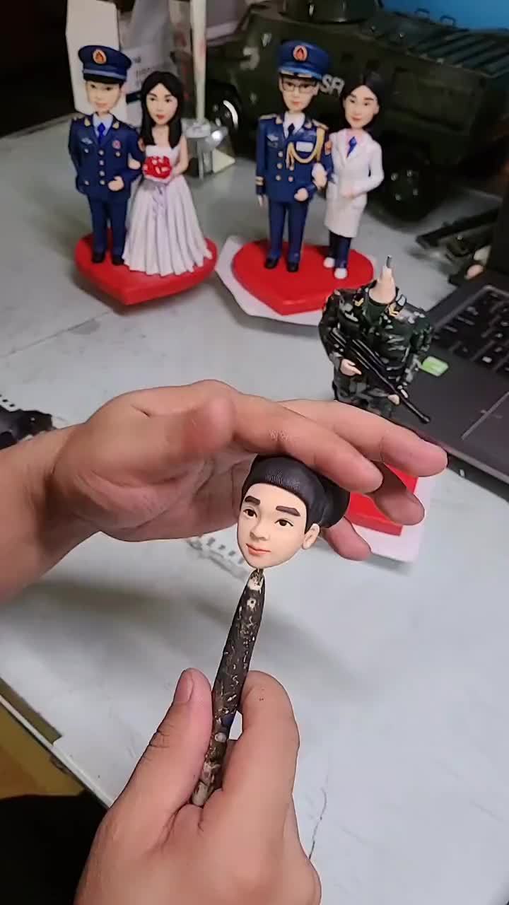 岂曰无衣?与子同袍!
