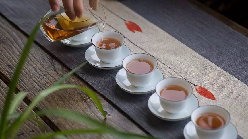 绝配!十年陈化的六堡茶这样喝,最正!