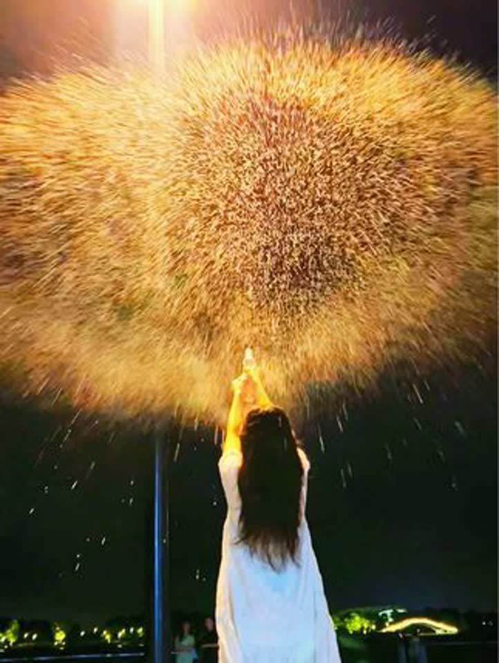 一瓶矿泉水带来的快乐~ #一瓶矿泉水带来的快乐 #矿泉水拍出氛围感