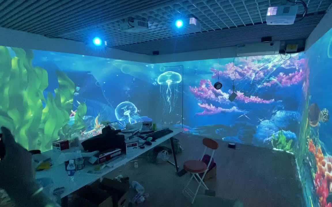 北京剧牛.剧本杀,沉浸式投影,三折幕投影,多通道投影融合