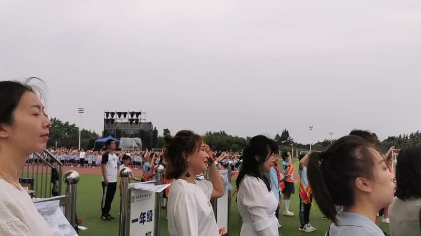 6.1儿童节,很荣幸能得到学校的邀请参加学校的表彰会
